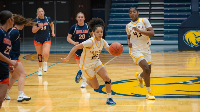 Golden Eagles Advance to NJCAA Region 4 Championships at RVC